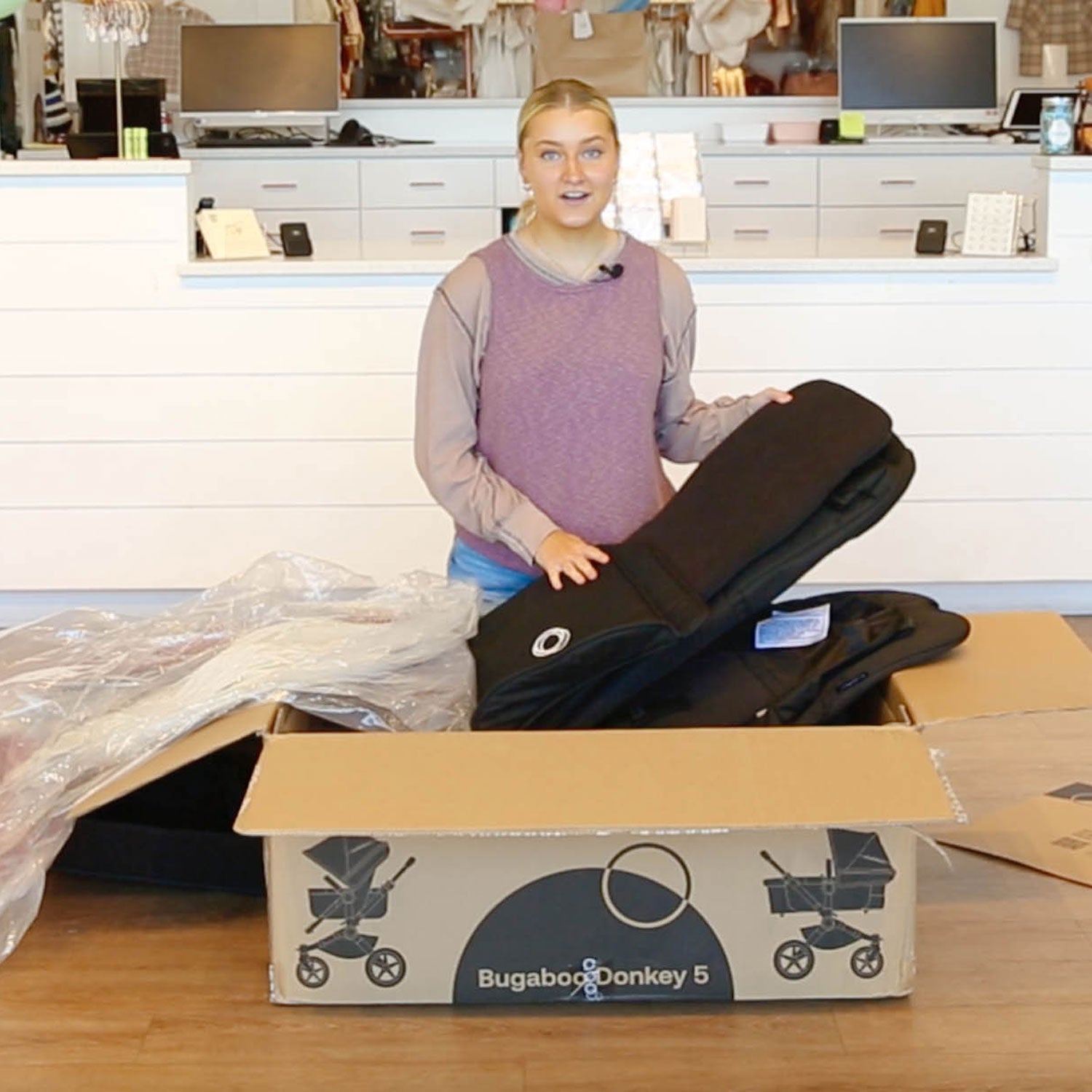 Video: Unboxing The Bugaboo Donkey 5 Double Stroller and How to Assemb ...